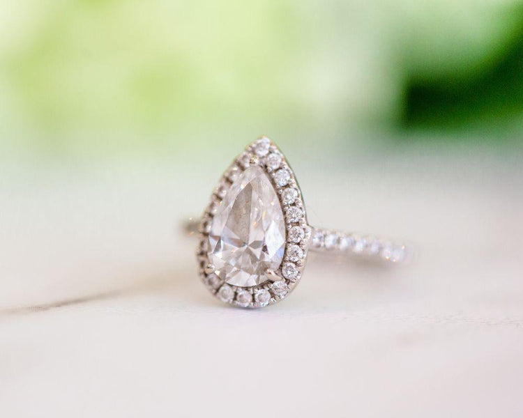 How to Pick the Best Halo Ring | New World Diamonds